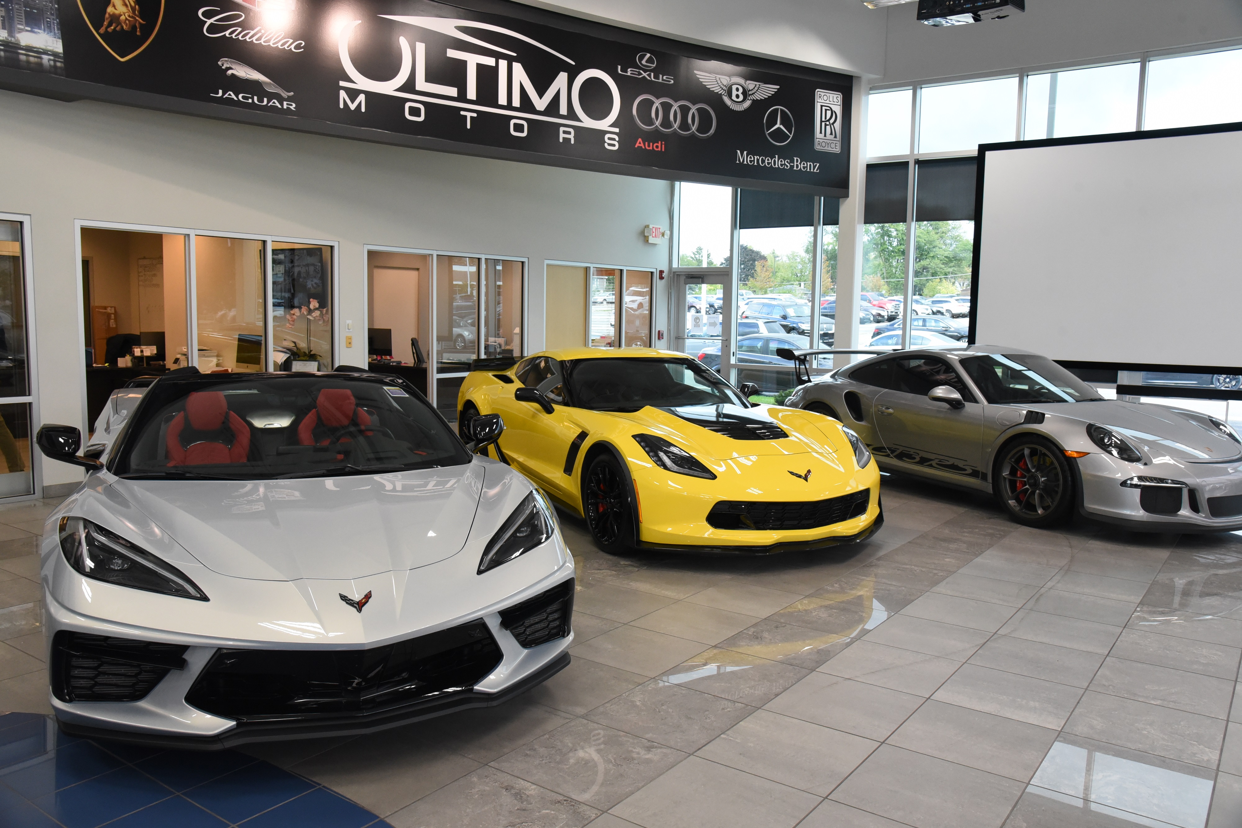 Ultimo Motors East - Westmont, IL | Cars.com