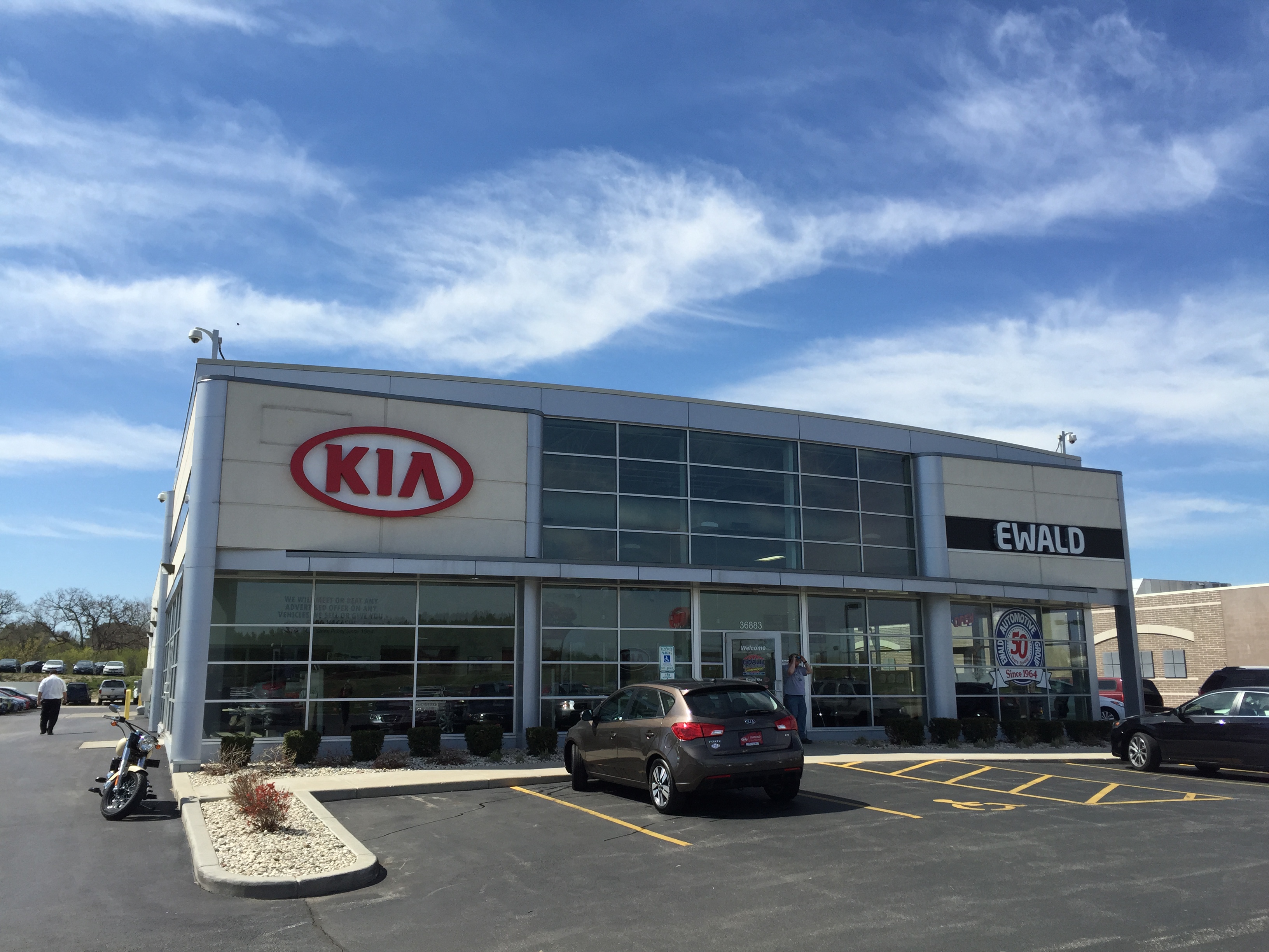 Ewald KIA of Oconomowoc - Oconomowoc, WI | Cars.com