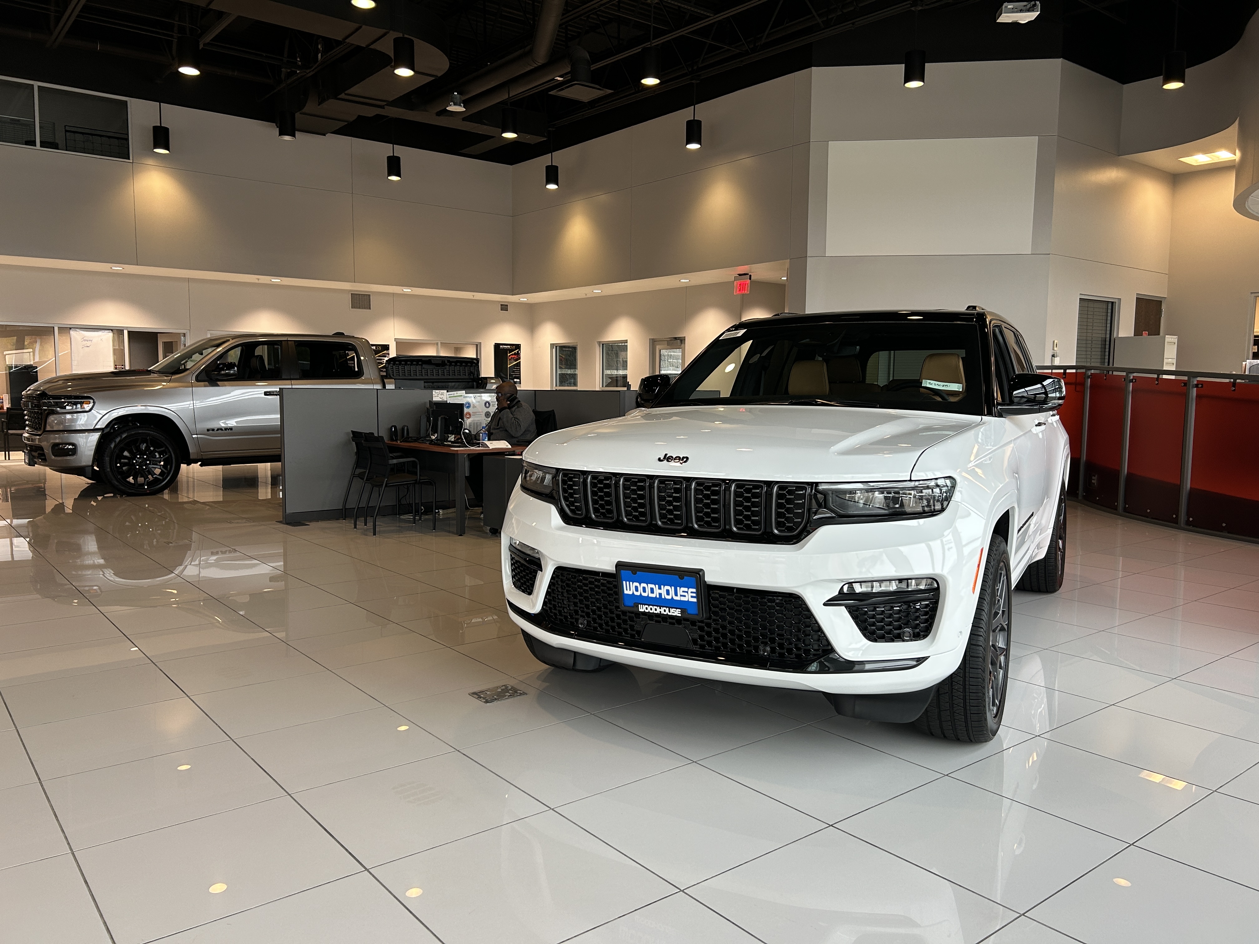 Woodhouse Chrysler Dodge Jeep Ram Bellevue