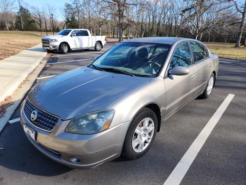 Used 2005 Nissan Altima for Sale Near Me | Cars.com