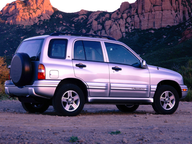 2003 Chevrolet Tracker - Specs, Prices, MPG, Reviews & Photos | Cars.com